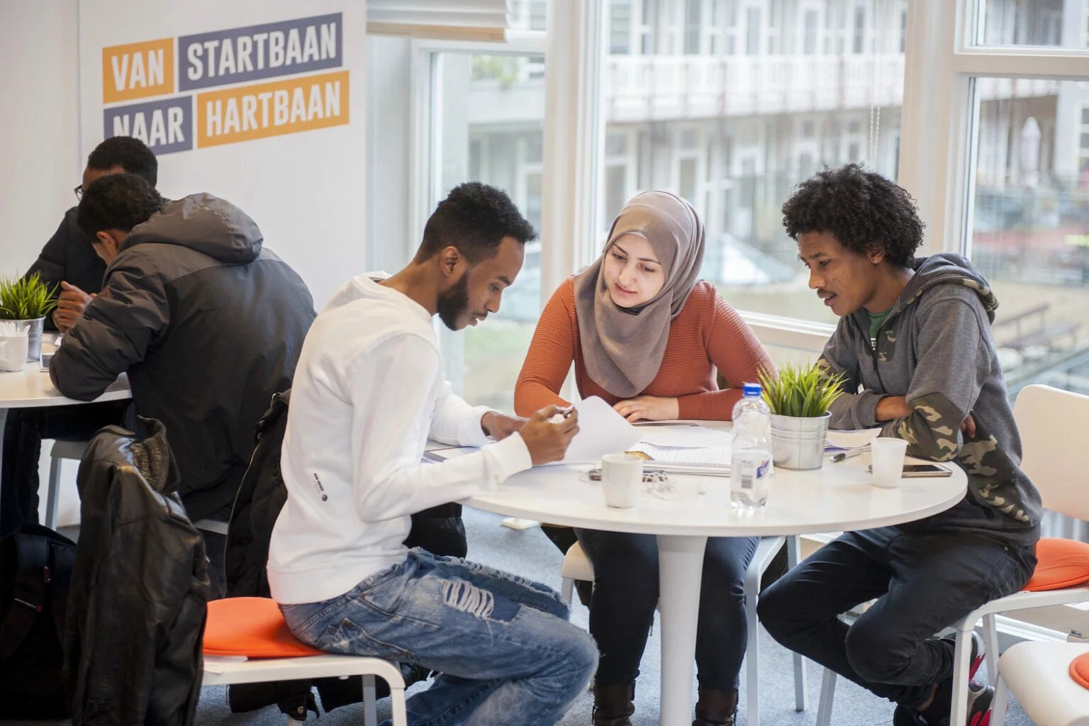 Inburgeren door de ogen van nieuwkomers - Open Embassy